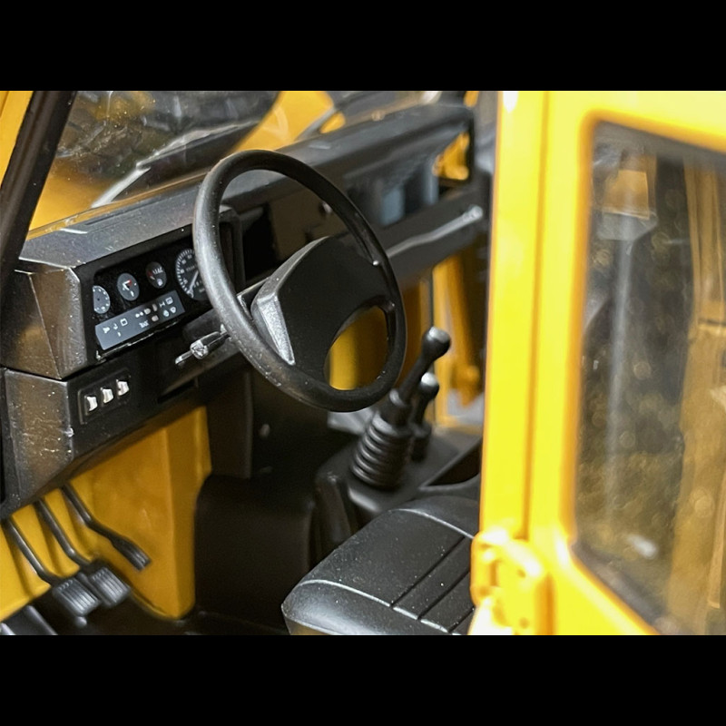 Land Rover Defender 110 Camel Trophy 1993 Dirty version Yellow 1/18 ...
