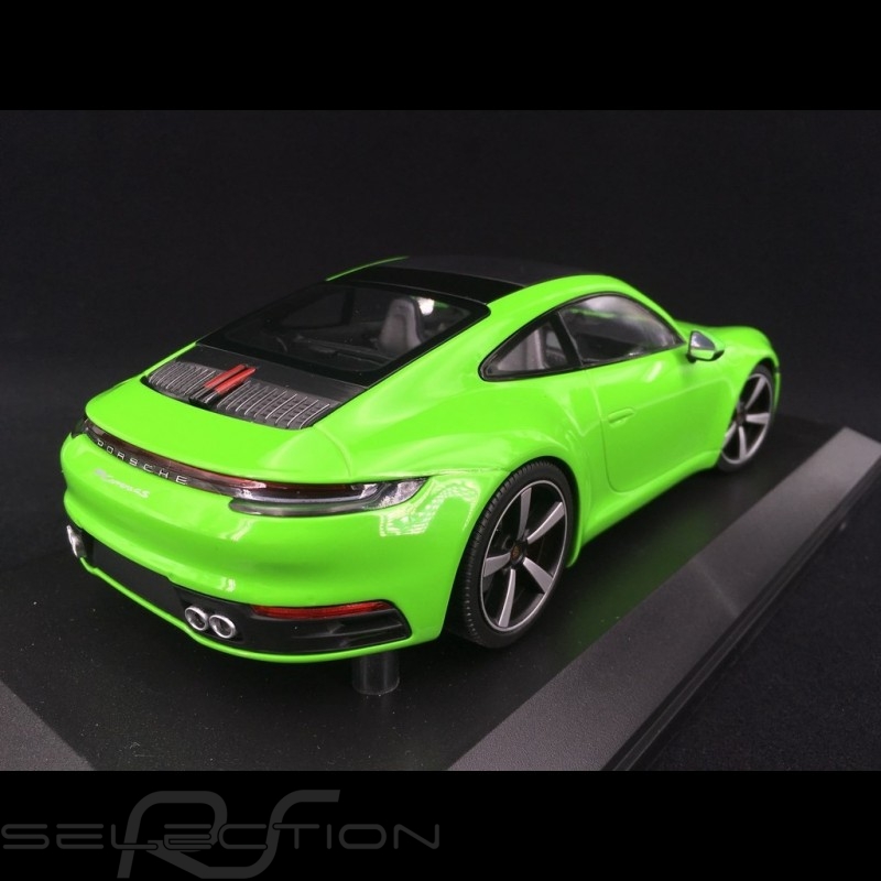 Porsche 911 type 992 Carrera 4S 2019 lizard green 1/18 Minichamps ...