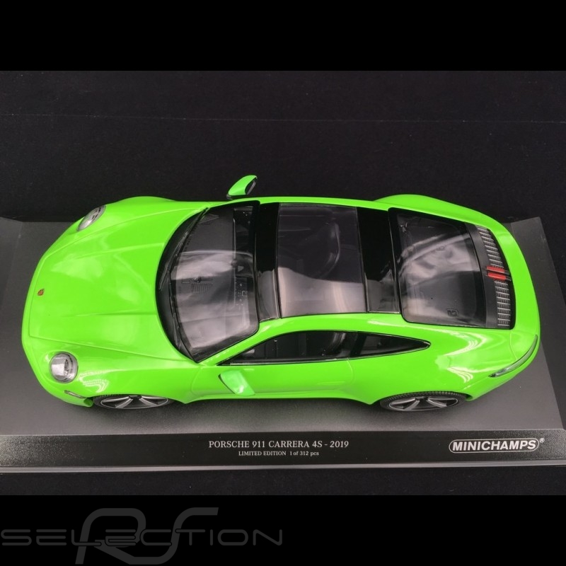 Porsche 911 type 992 Carrera 4S 2019 lizard green 1/18 Minichamps ...